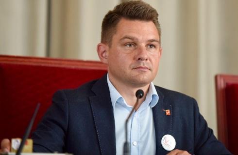 Wykluczenie radnego z sesji – niektóre regulaminy i statuty zawierają ...